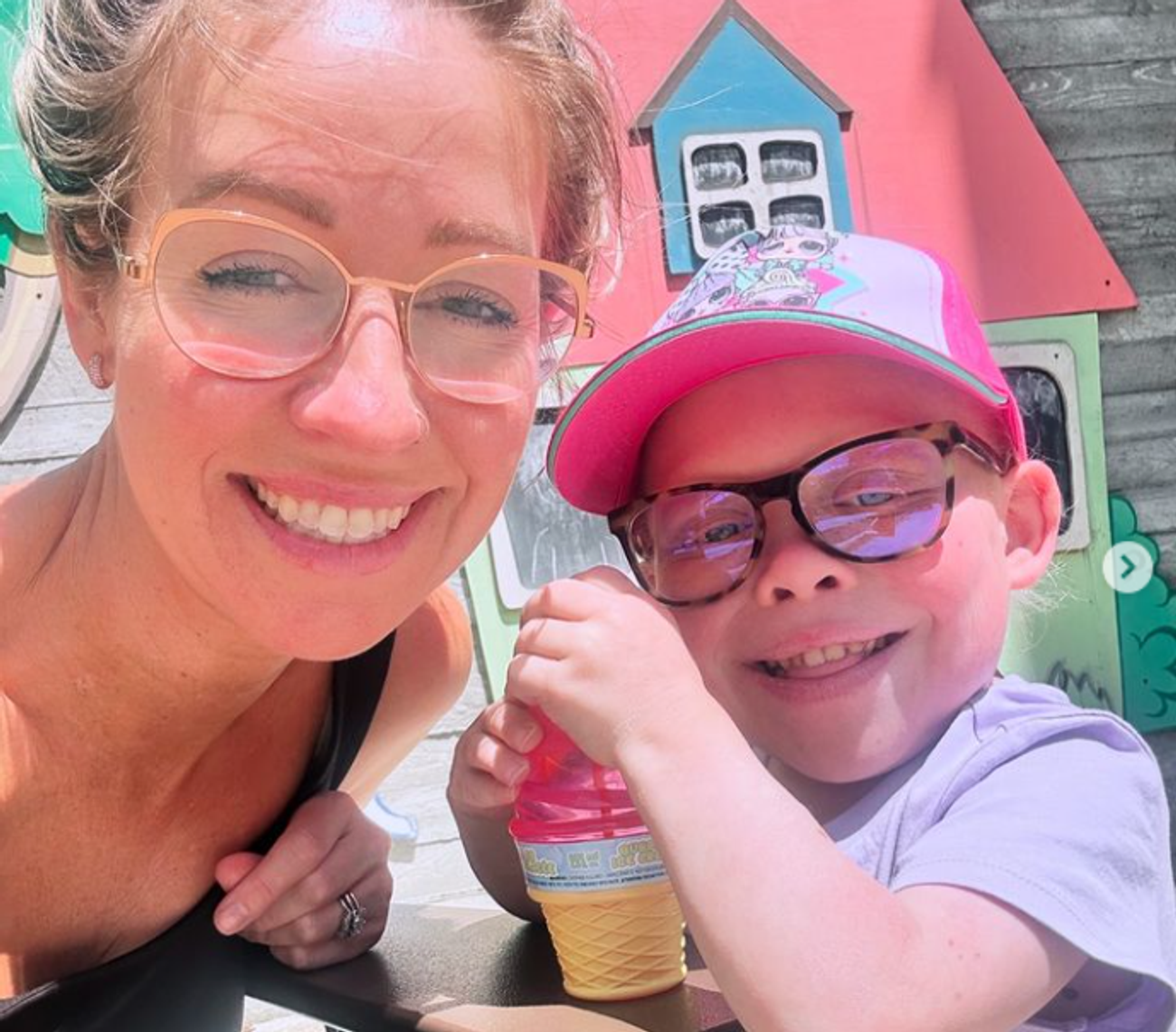 Devojčica koju prate miloni ljudi na društvenim mrežama pala u komu - Blic