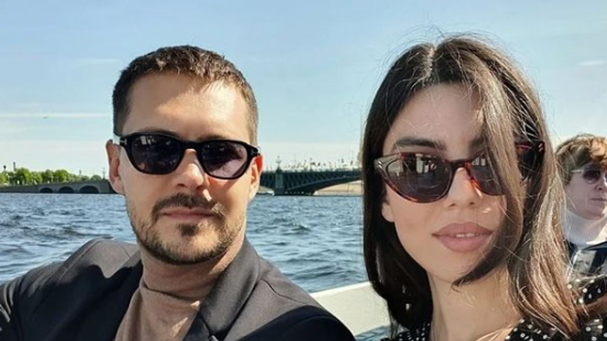 Bikovićeva izabranica blista u trudnoći: Ivana objavila prvu fotku sa stomakom - Blic