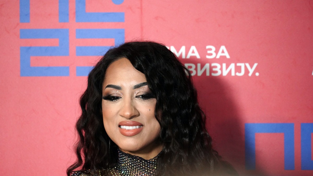 Zejna sa infuzije došla na finale "Pesme za Evroviziju" - Blic