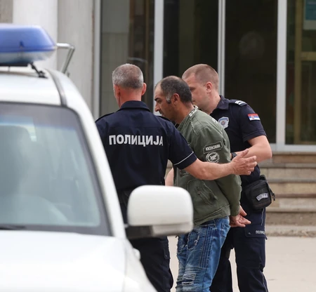 Brat osumnjičenog za ubistvo Danke izveden iz policijske stanice u Boru - Blic
