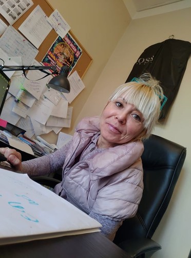 Több millióval tartozik: végrehajtót küldött volt munkatársa a ...