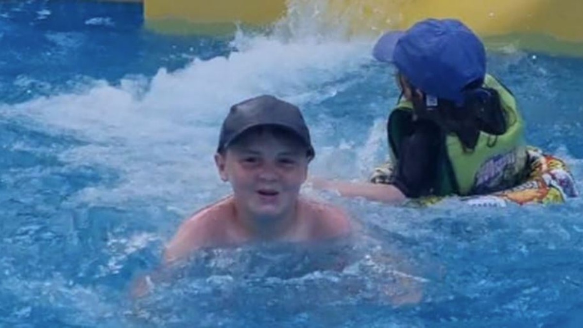 Dečak heroj (10) izvuko drugo dete sa dna bazena u Turskoj - Blic