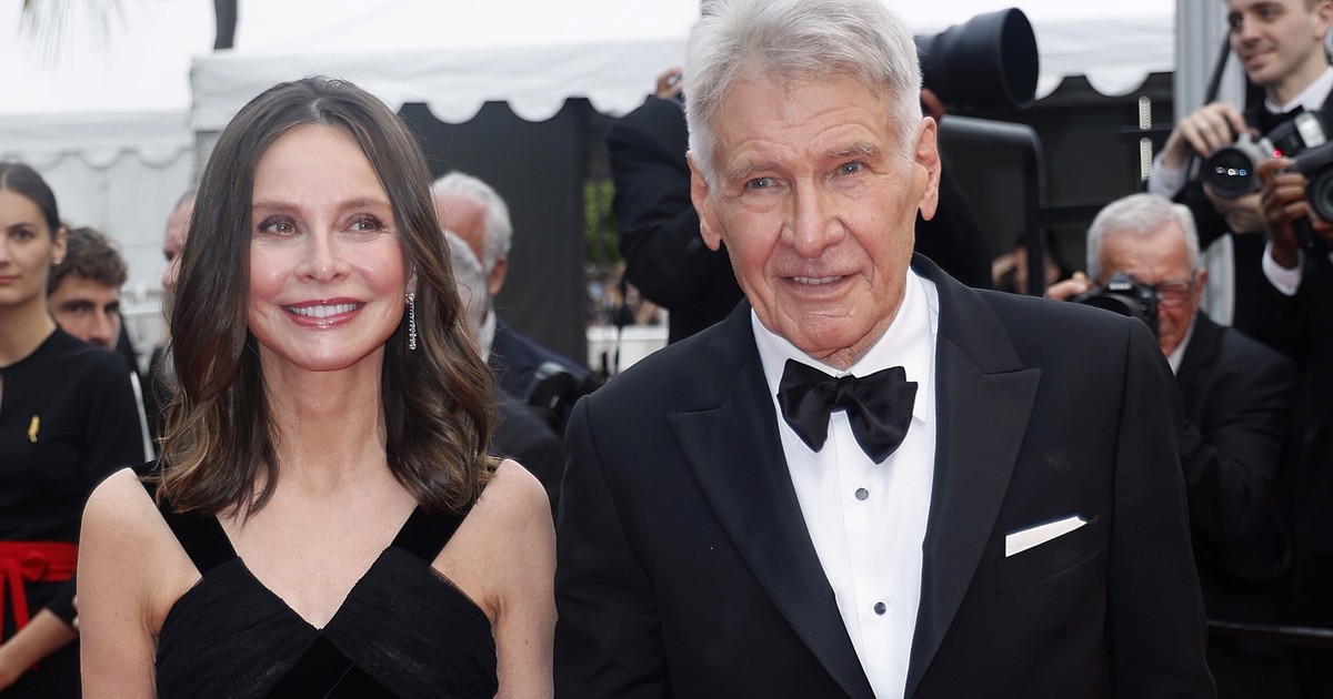 Wzruszony Harrison Ford na festiwalu w Cannes. Towarzyszyła mu piękna ...