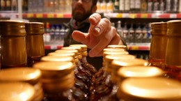 Nietypowy objaw raka płuc. Pojawia się na palcach i paznokciach. To tzw ...