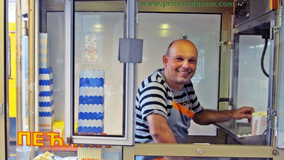 Za 22 godine rada na ulici čuo je hiljade priča, a sada priča svoju ...