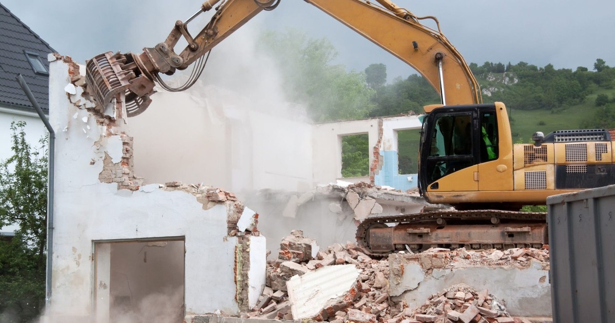 A Hawaii judge ordered the demolition of a house after a California ...