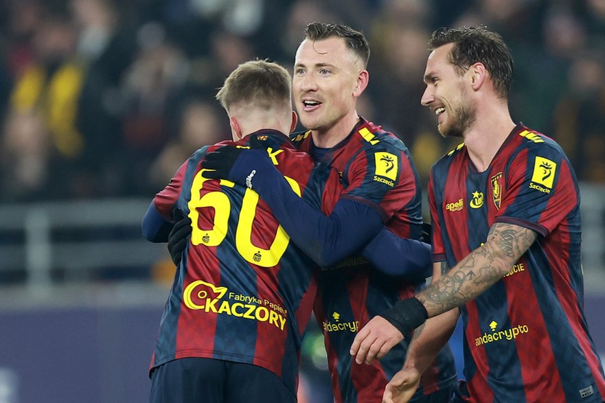 Szalone dni Pogoni. Kino akcji na boisku i poza - Sport