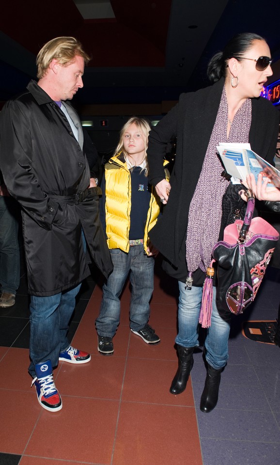 Kayah z synem Rochem na premierze filmu - Kobieta