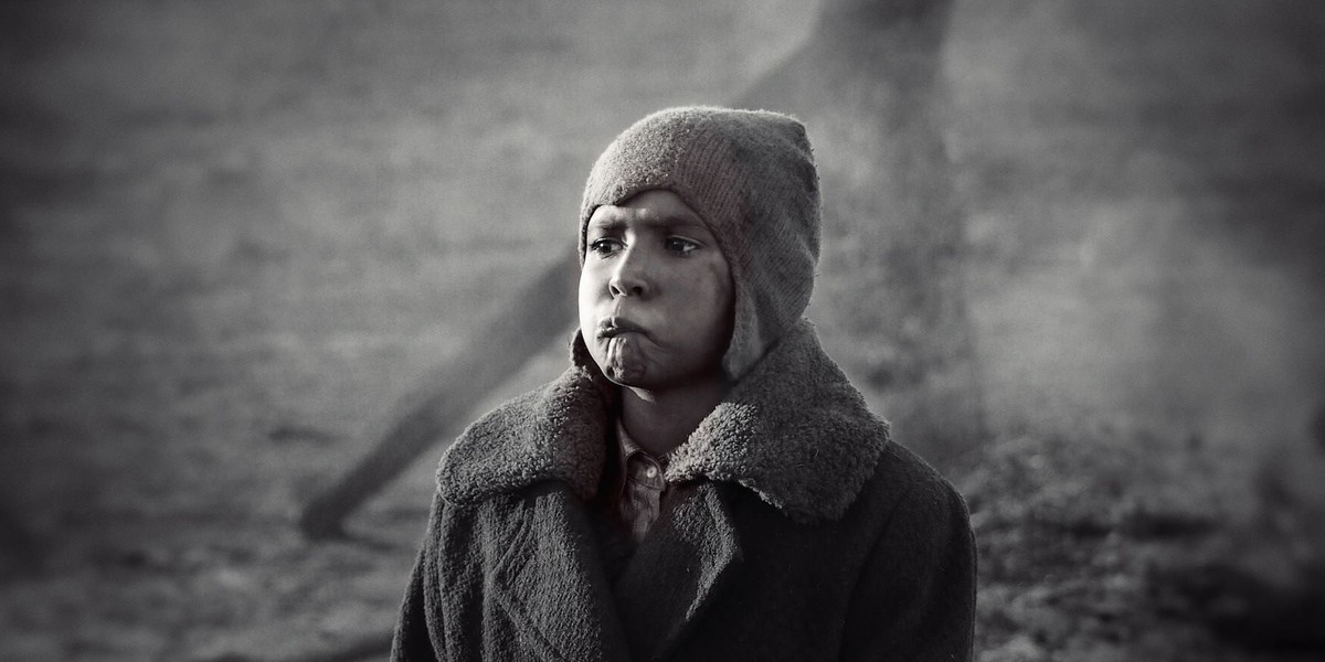 "Malowany ptak": już jest zwiastun filmu na podstawie słynnej książki Kosińskiego - Książki