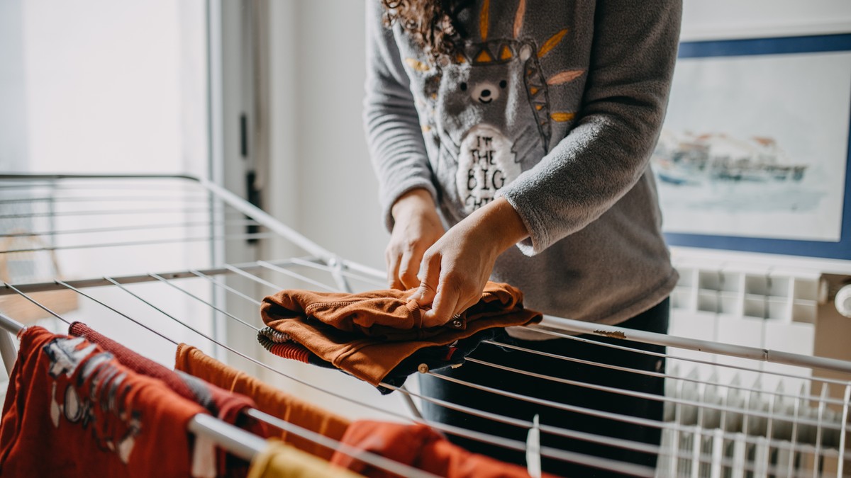Büdösek lesznek télen a ruháid? Itt vannak a legjobb trükkök, szárítsd ...