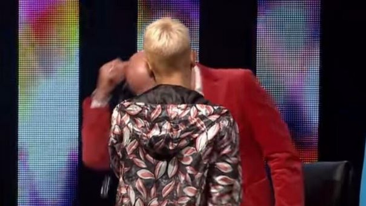 STAKLO LETELO PO STUDIJU Šok scena u "Zvezdama Granda", žiri ZANEMEO - Blic