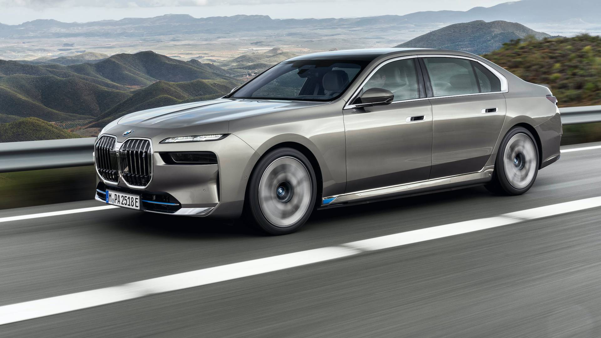 BMW serii 7. Nowa limuzyna szokuje pod każdym względem - Auto Świat