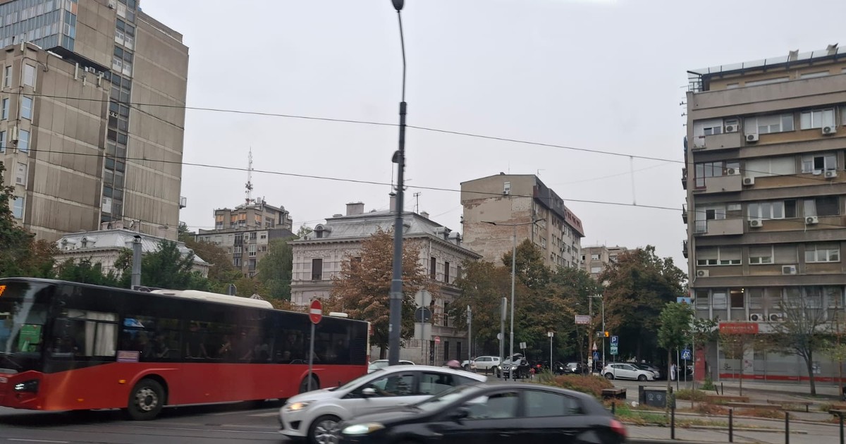Drama u centru Beograda: Povređen radnik obezbeđenja banke - Blic