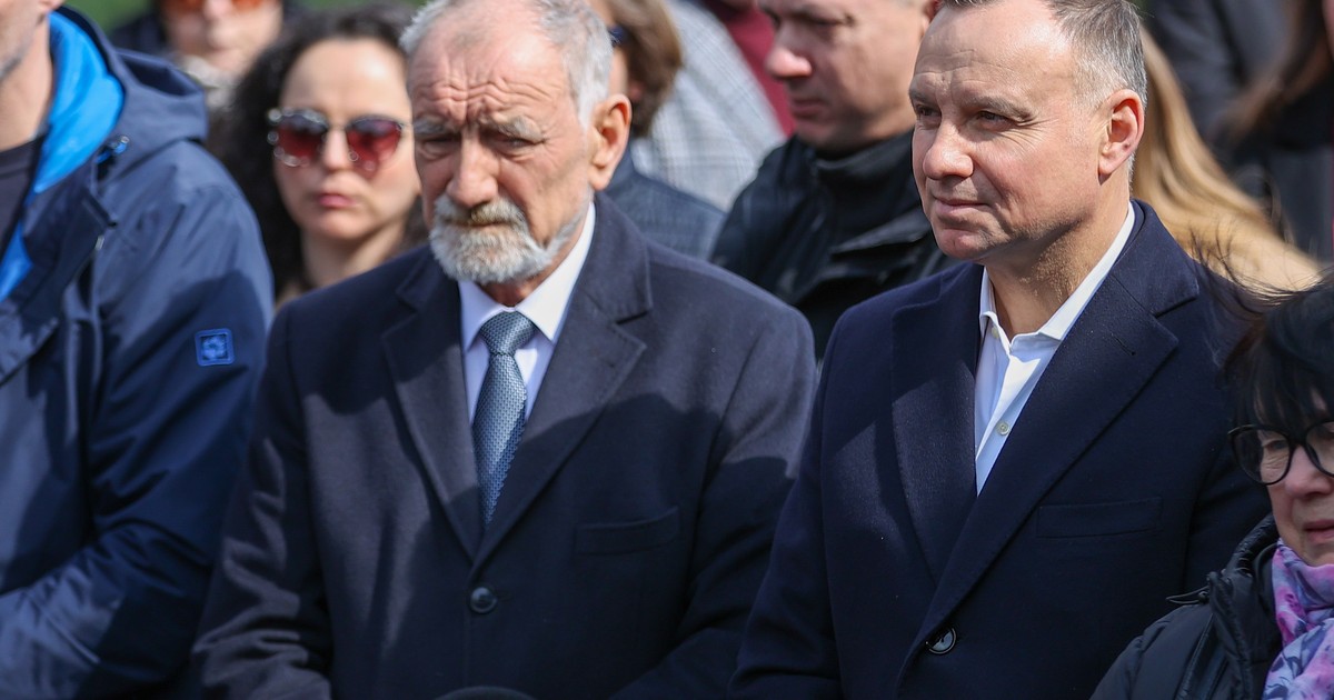 Ojciec prezydenta Dudy zachował funkcję. "Zgodziłem się, by utrzymać ten ton" - Wiadomości