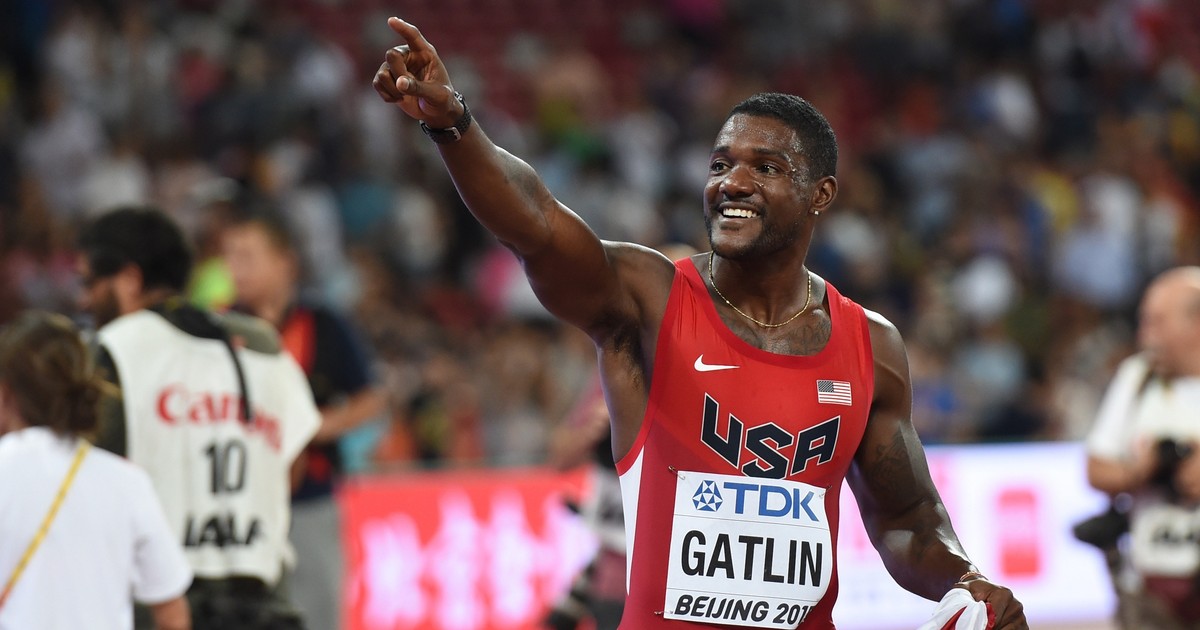 Przebiegł 100 metrów w 9.45 sek bijąc rekord Bolta. WIDEO