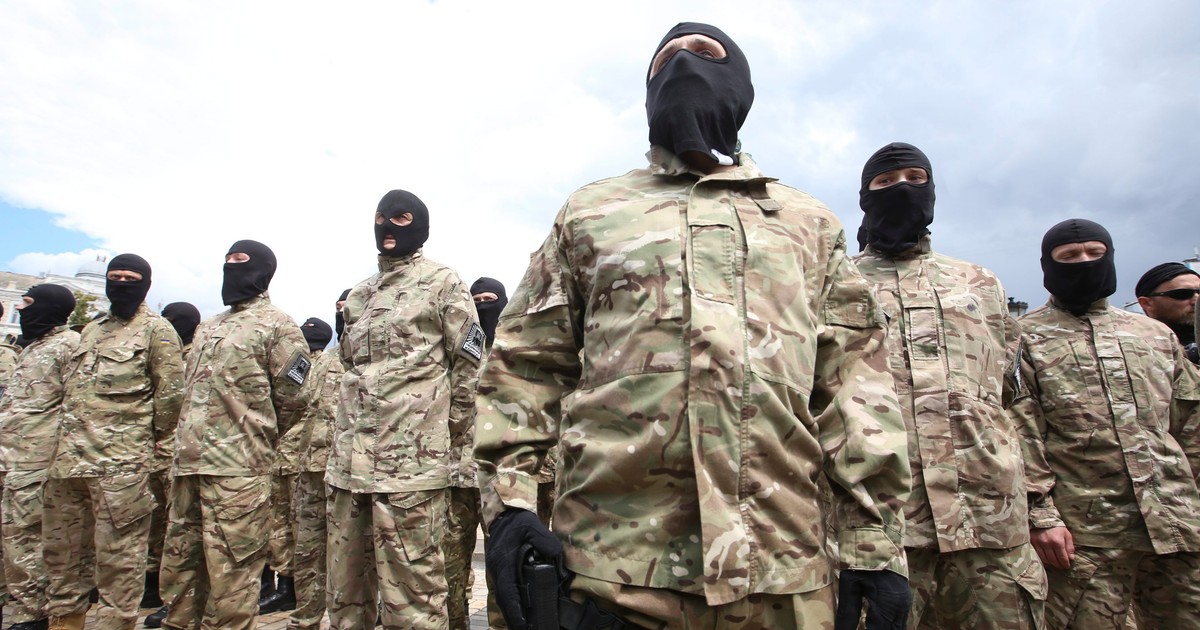 Pułk Azow. Kim są? "Nigdy nie byli grzecznymi chłopcami" | Newsweek