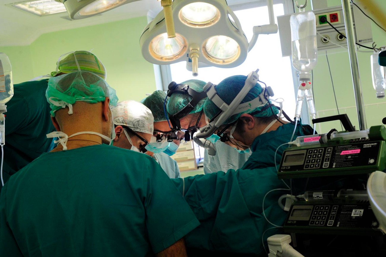 OPERACIJA KOJA ŽIVOT ZNAČI U Institutu za majku i dete devojčici (2 ...