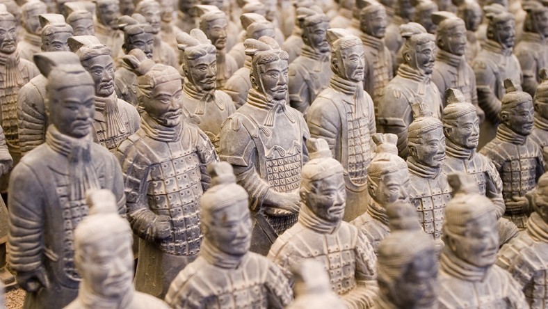 Oskarżono sprawcę uszkodzenia figury z terakotowej armii - Wiadomości