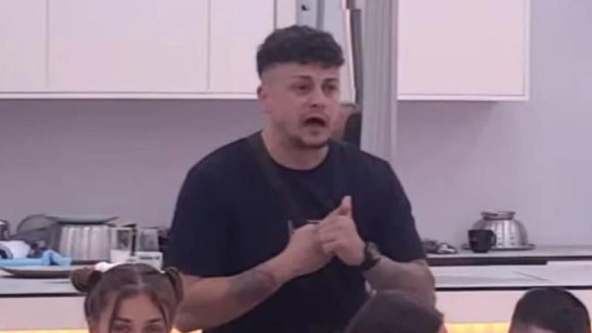 Oglasio se Terzin brat nakon što je imao intimne odnose sa njegovom bivšom