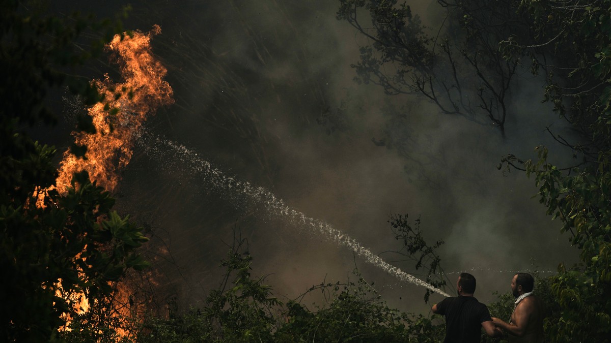 Apokaliptični prizori u Grčkoj zbog požara: Bukti u Ahaji, Prevezi, na ...