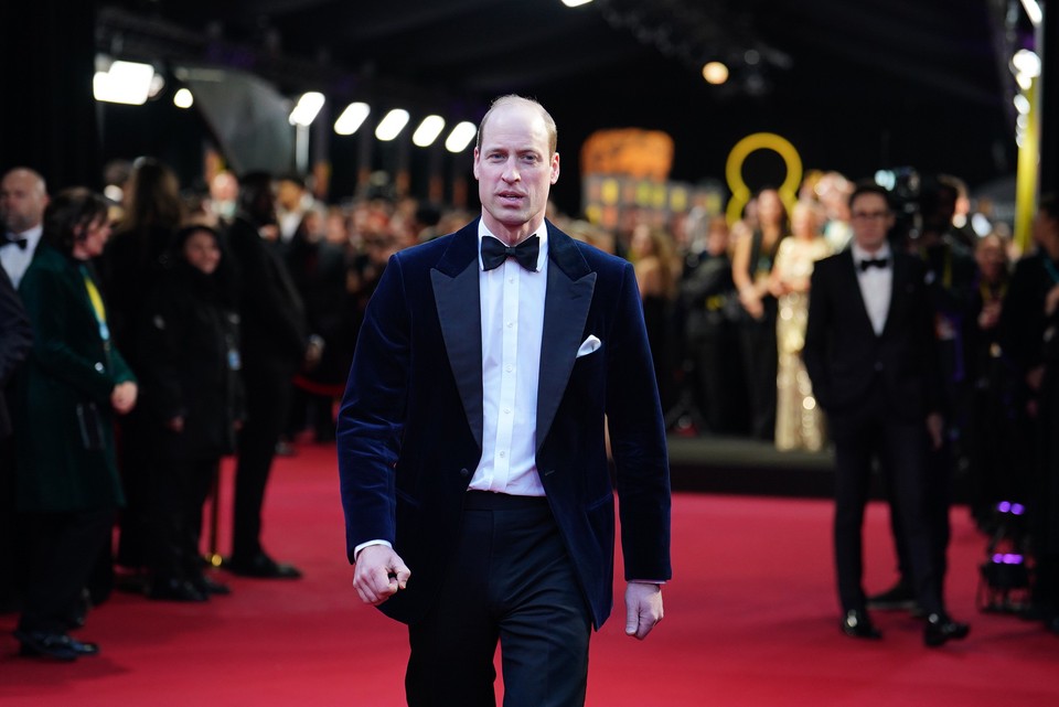 BAFTA 2024. William sam na czerwonym dywanie. Księżna Kate wielką ...