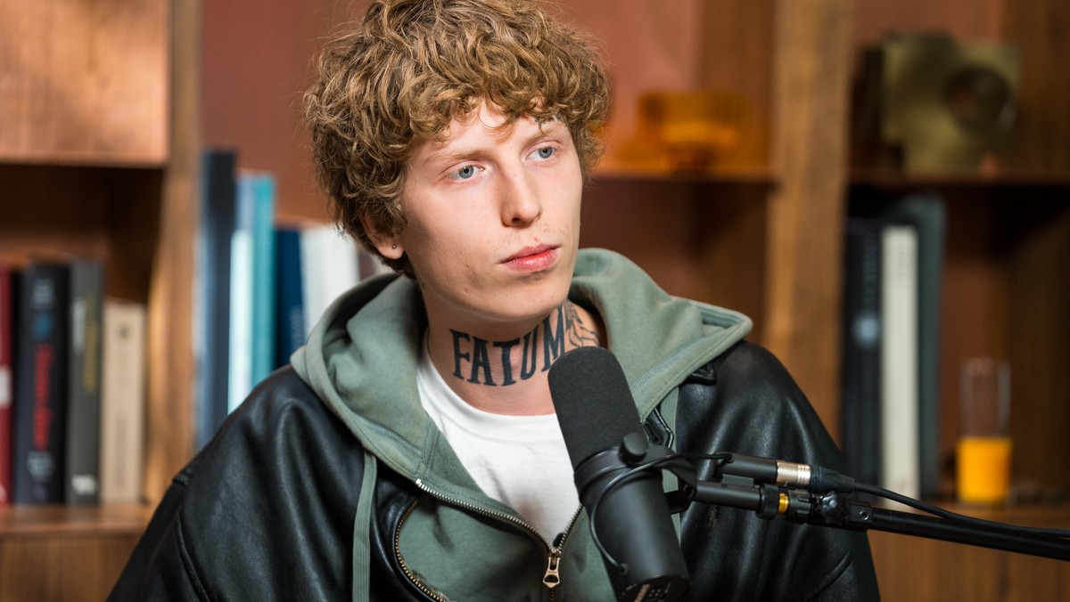 Szczyl wygląda jak "syn Marka Grechuty"? Mówi o pieniądzach - Plejada.pl