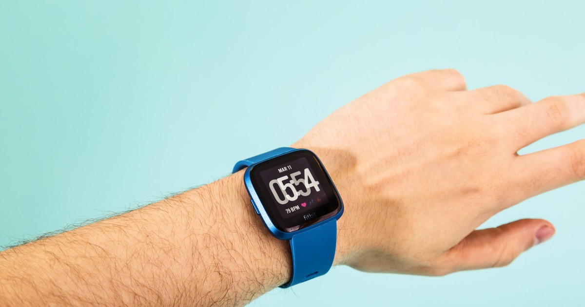 Fitbit plummets after reporting weak sales of its Apple Watch ...