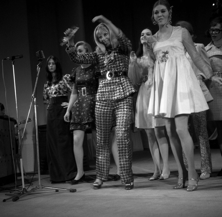 Moda w PRL-u: śledzik, bikiniarz i kożuchy. Sprawdź, ile pamiętasz ...