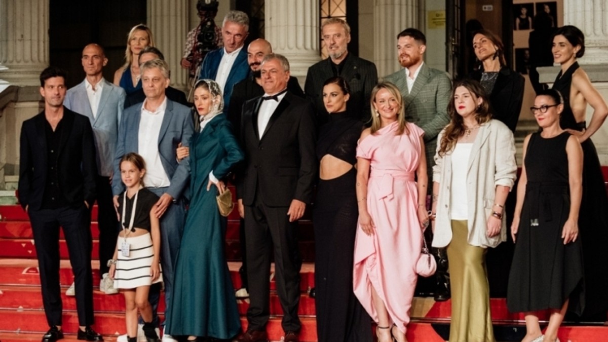 Održana premijera filma Vuka Ršumovića na Sarajevo Film Festivalu, projekcija započela minutom ...