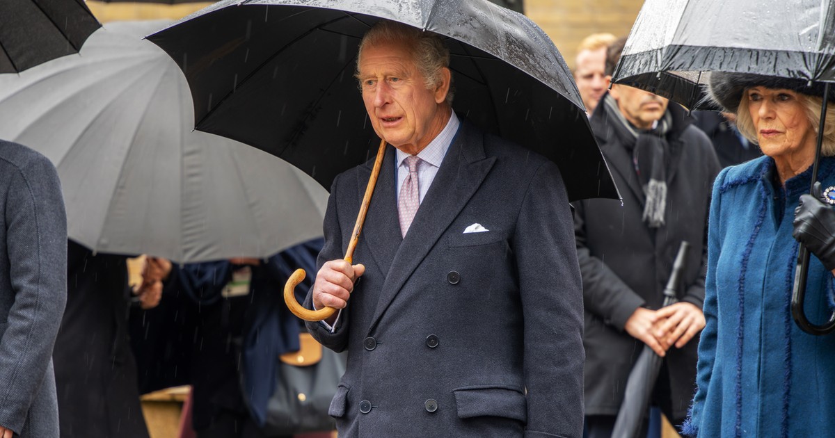 Król Karol III zwrócił się do ofiar powodzi w Hiszpanii. "W myślach i ...