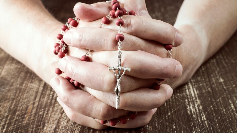 Różaniec najchętniej praktykowaną formą kultu maryjnego w Polsce ...