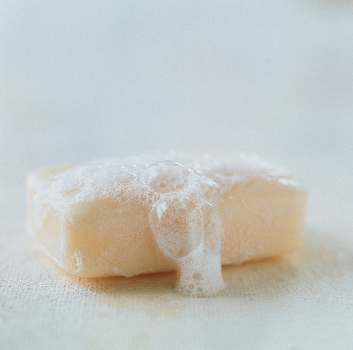 NAJOBIČNIJI SAPUN može da se iskoristi na još 6 FENOMENALNIH NAČINA ...