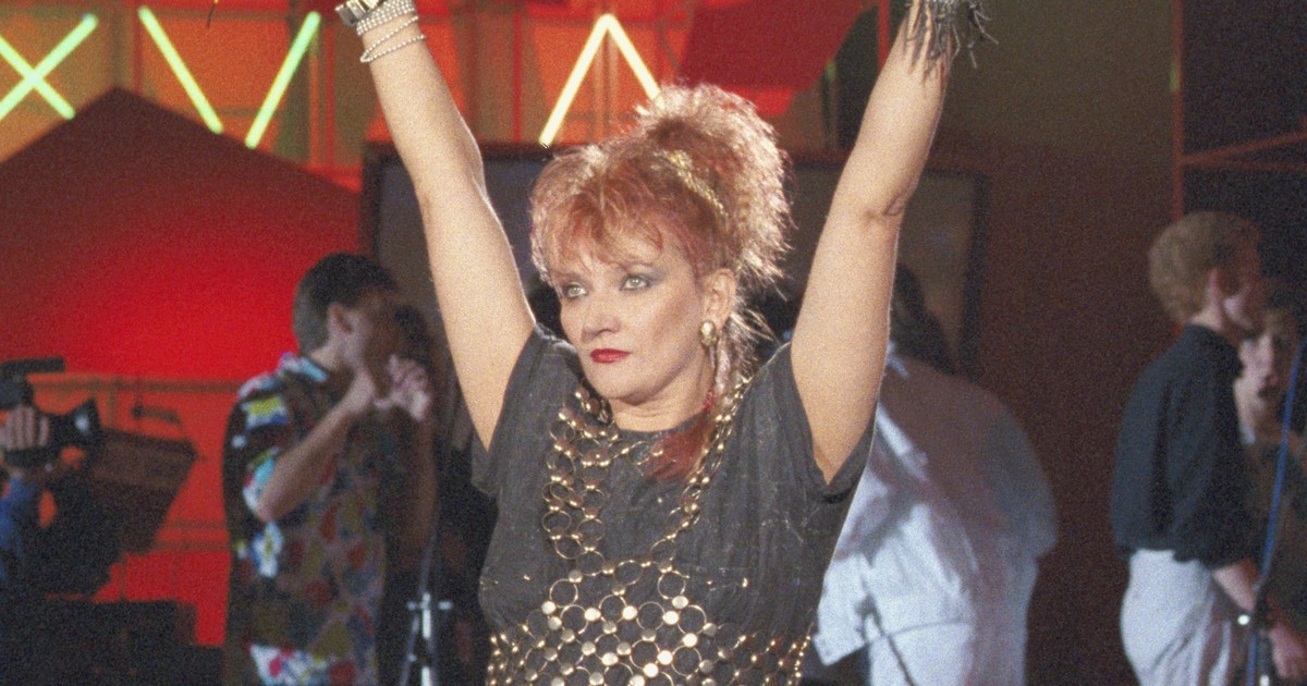 Krystyna Stolarska była barwną ikoną PRL-u. Na scenę wchodziła bez ...