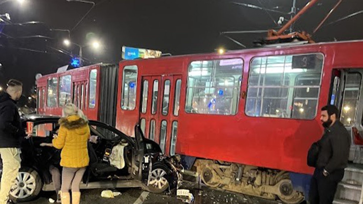 Drugi sudar tramvaja i vozila u centru Beograda - Blic