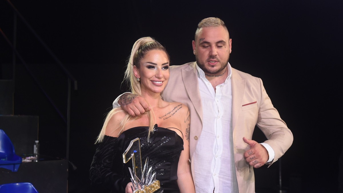 Filip Car bacio sve u rebus: Oglasio se nakon priče da je raskinuo sa Aleksandrom - Blic