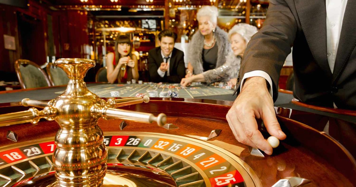 How much does a casino owner make a year: Average earnings and key ...