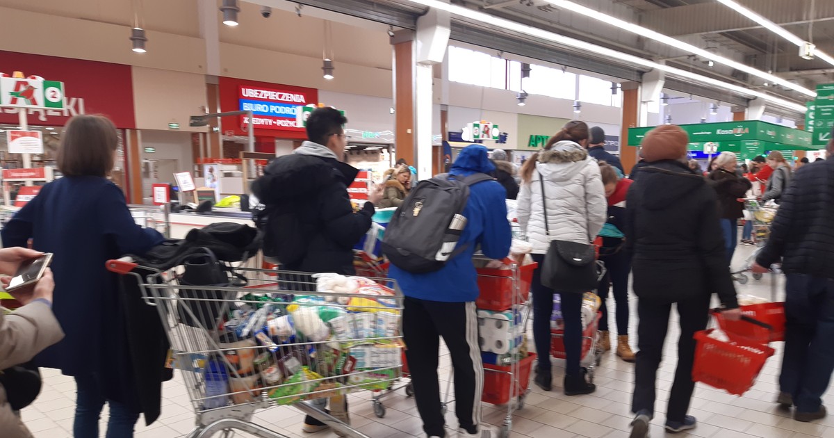 Czesi znów szturmują polskie sklepy. Wykupują głównie jeden produkt