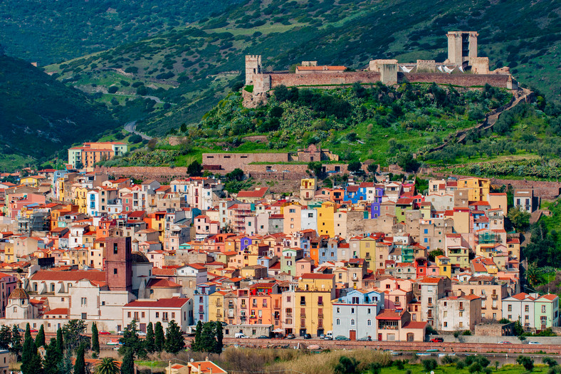 Sardynia: przewodnik po rajskiej wyspie. 55 miejsc, które musisz ...