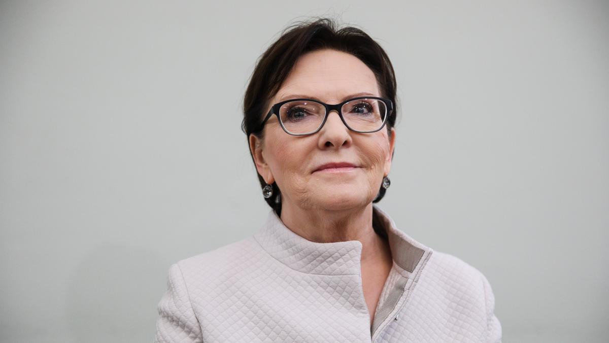 Ewa Kopacz. Co jest na zdjęciach z prosektorium w Moskwie? | Newsweek