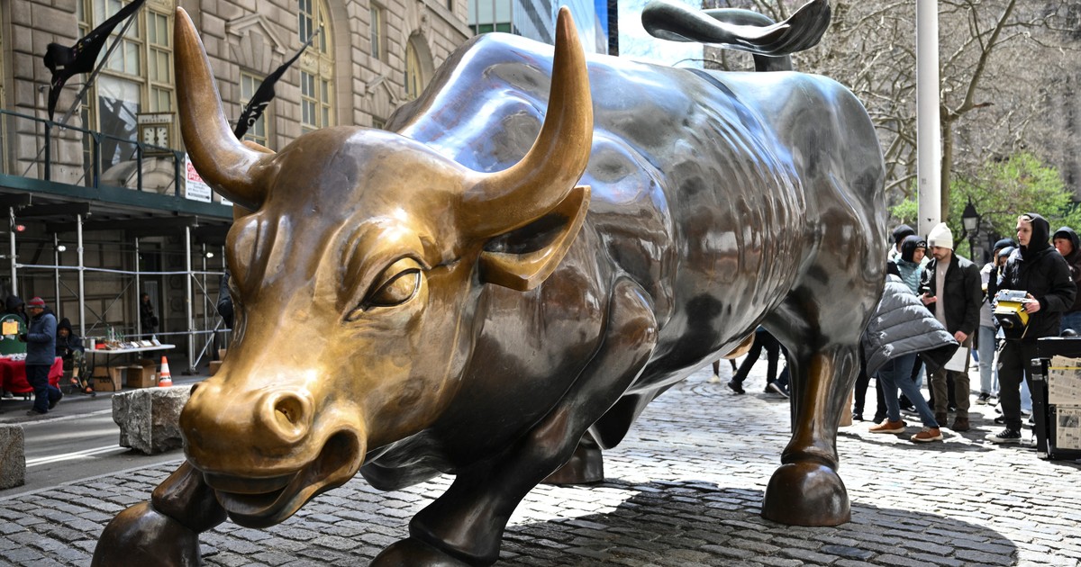 One of Wall Street's biggest bulls sees tech powering an 11% gain in ...