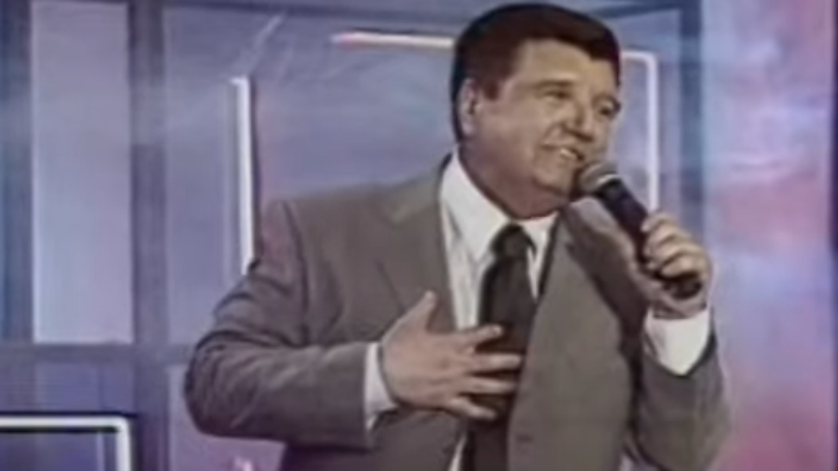 Pevač kog je Jugoslavija obožavala kumu "oteo" ženu, kleo joj se u ljubav, a varao je svuda - Blic