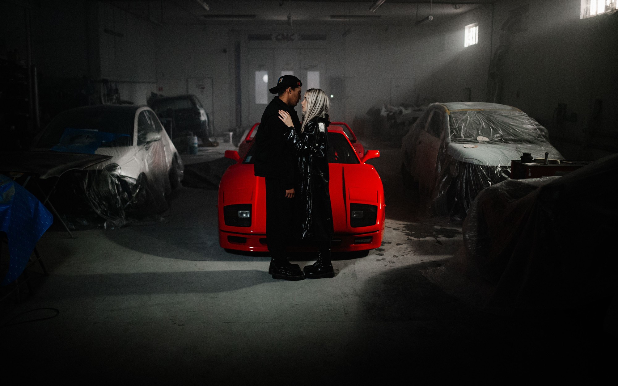 V novom klipe Yael ukradol unikátne Ferrari, na scéne sa objavil aj ...