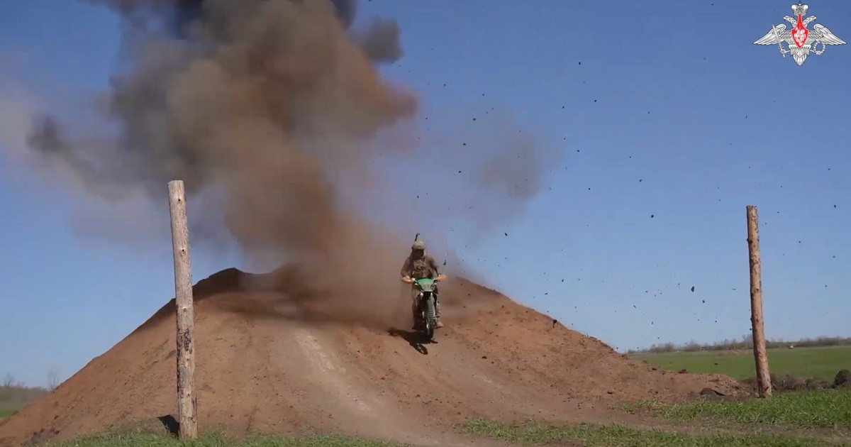 Russia likely plans to use motorcycles in offensives in Ukraine to ...