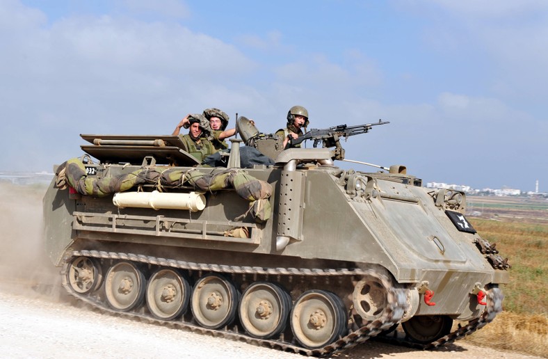 Pojazdy M113AS4 już w Ukrainie. Wyjaśniamy, co to za broń i jakie są ...