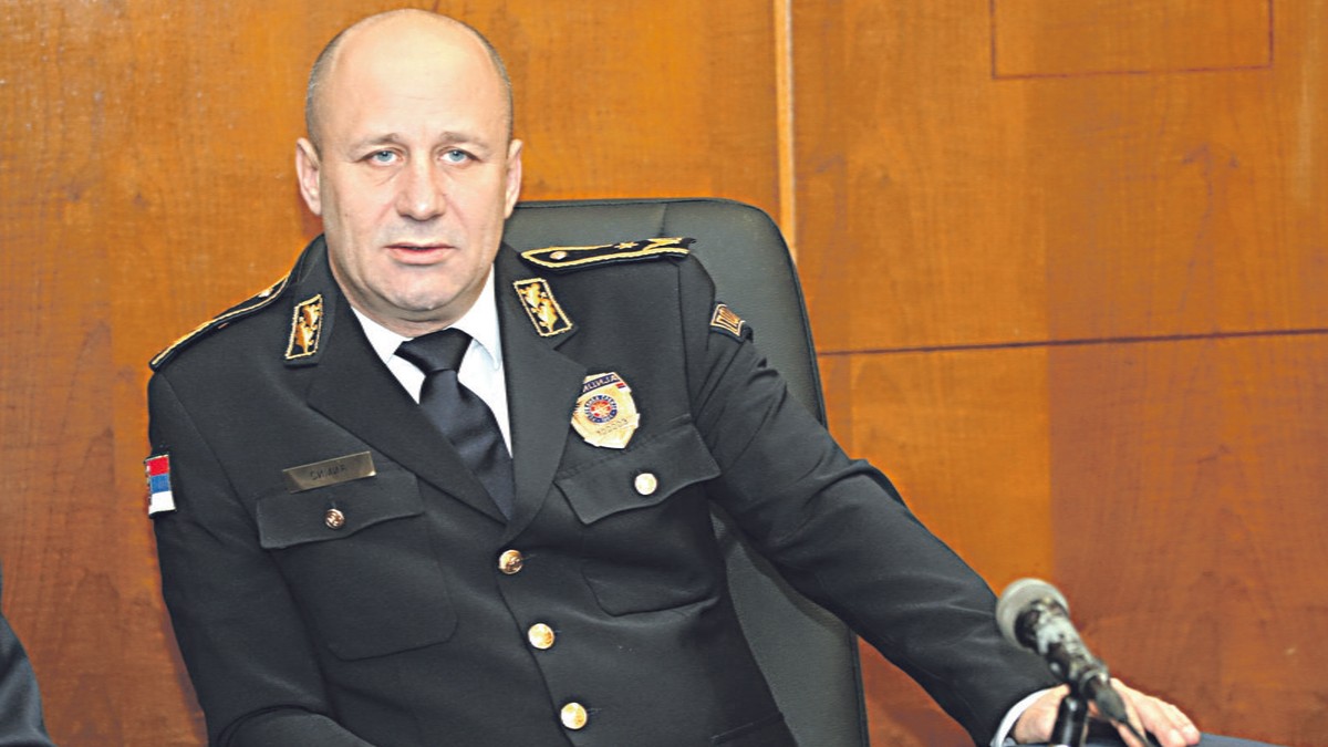 PROMENE U MUP-u: Smenjeni Dragiša Simić i Miloš Perović - Blic