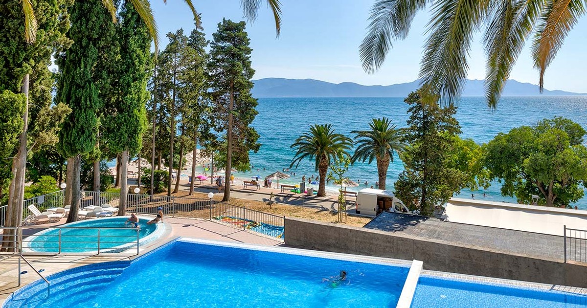 Zaplanuj urlop w Chorwacji. TOP 5 hoteli przy plaży w specjalnych cenach