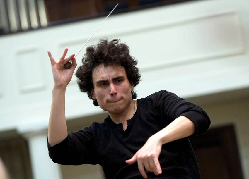 Najmlađi dirigent: Premlad da vozi autobus, zreo za filharmoniju - Blic