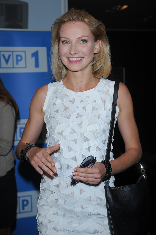 Joanna Moro i jej majtki na pokazie serialu "Blondynka" - Plejada.pl