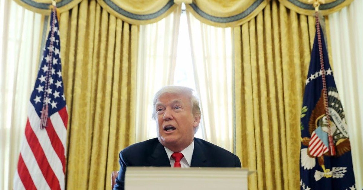 What 12 world leaders' desks around the world look like | Business ...