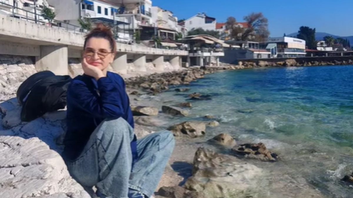 Pevačica kroz suze: "Na sahrani mi je rekao da se sklonim od njega da me ne ubije" - Blic